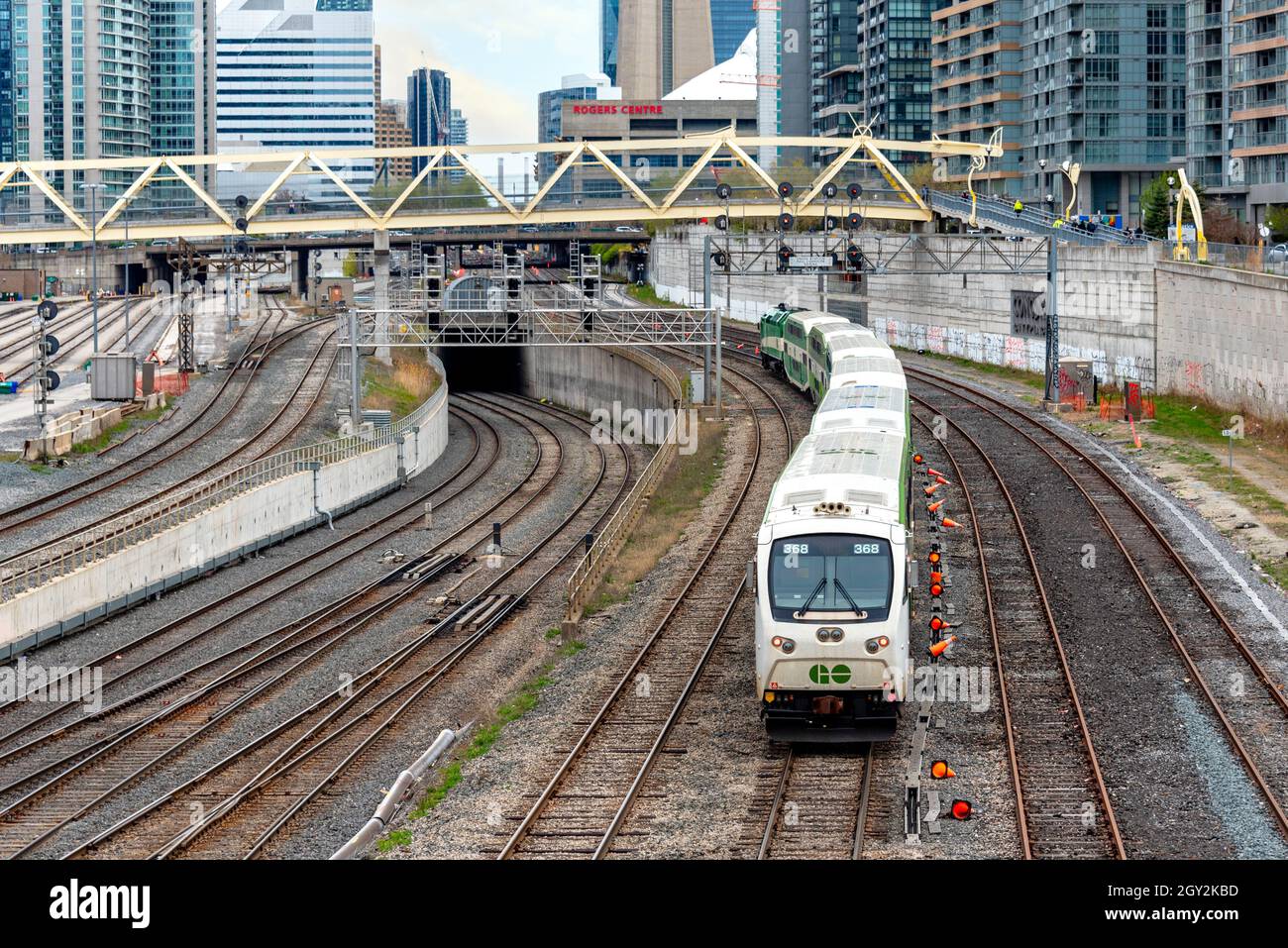 Hamilton go station hi-res stock photography and images - Alamy