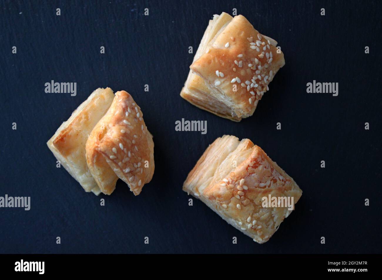 Cooking three stone hi-res stock photography and images - Alamy