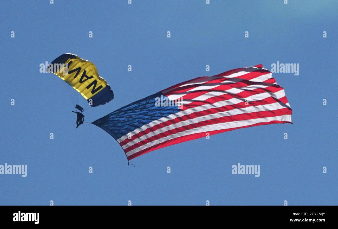 Huntington Beach, CA, USA. 1st Oct, 2021. US NAVY LEAPFROGS performing ...