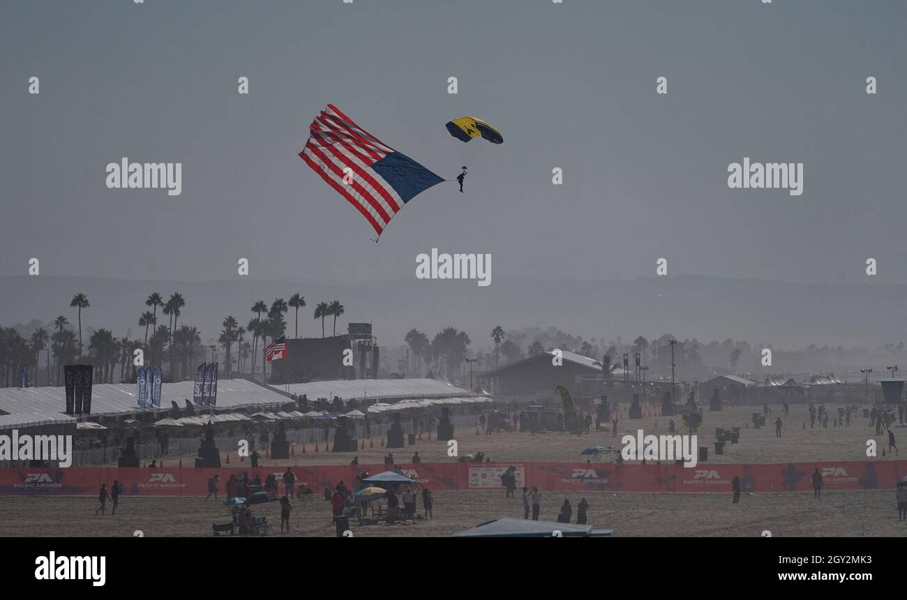 Huntington Beach, CA, USA. 1st Oct, 2021. US NAVY LEAPFROGS performing ...
