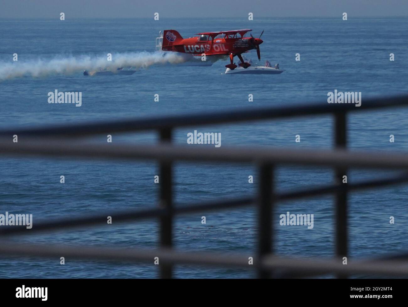 Huntington Beach, CA, USA. 1st Oct, 2021. Stunt pilot MICHAEL WISCUS in ...
