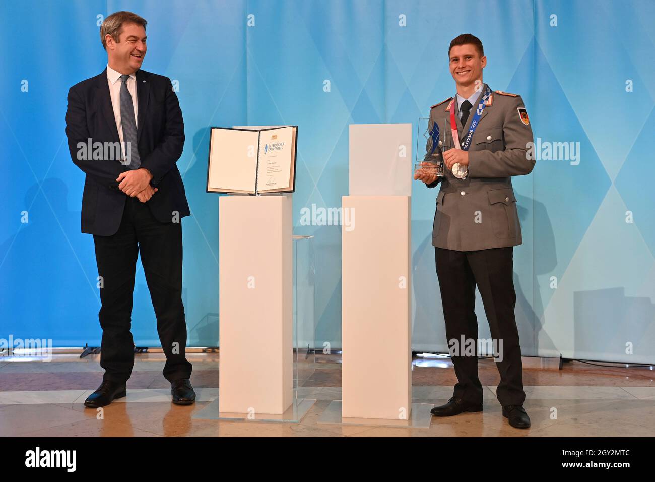 Lukas DAUSER (silver medalist Turnen Barren Tokyo 2020), Markus SOEDER ...