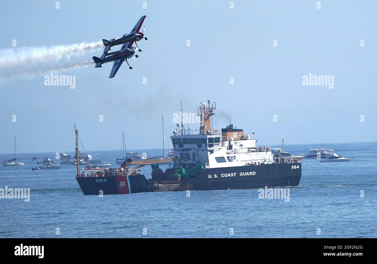 Huntington Beach, CA, USA. 2nd Oct, 2021. JEFF BOERBOON in his YAK 110 ...