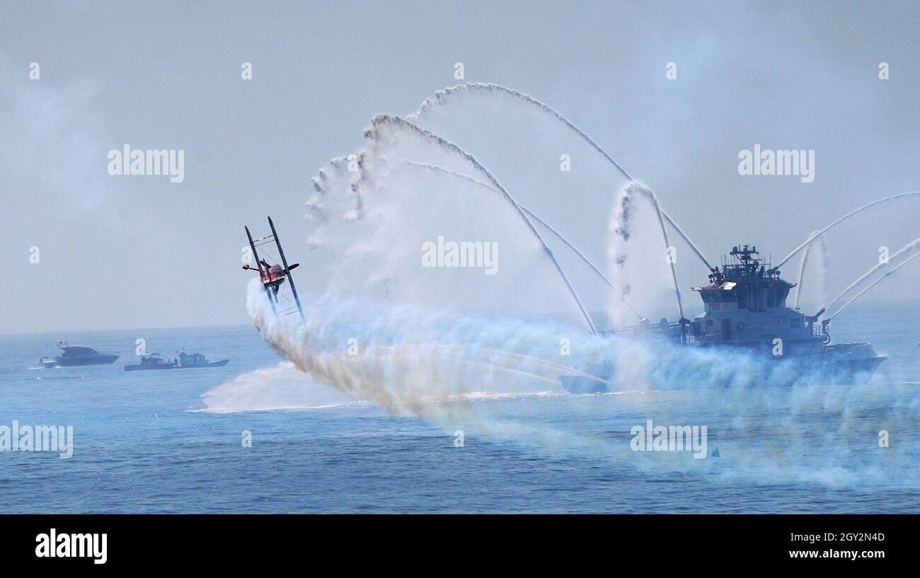 Huntington Beach, CA, USA. 1st Oct, 2021. Pacific Airshow 2021 ...