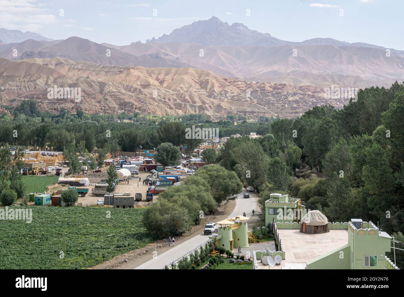 Taliban afghanistan buddhist statue hi-res stock photography and images ...
