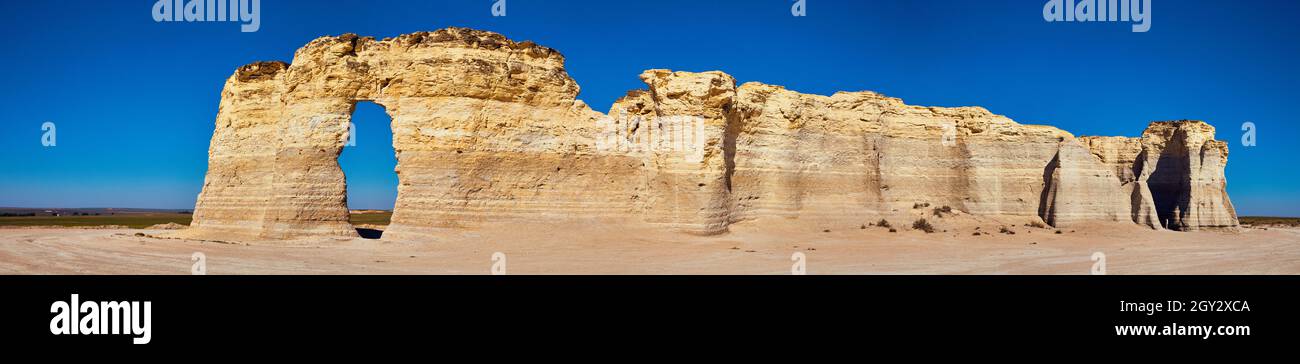 White flat rocks hi-res stock photography and images - Alamy