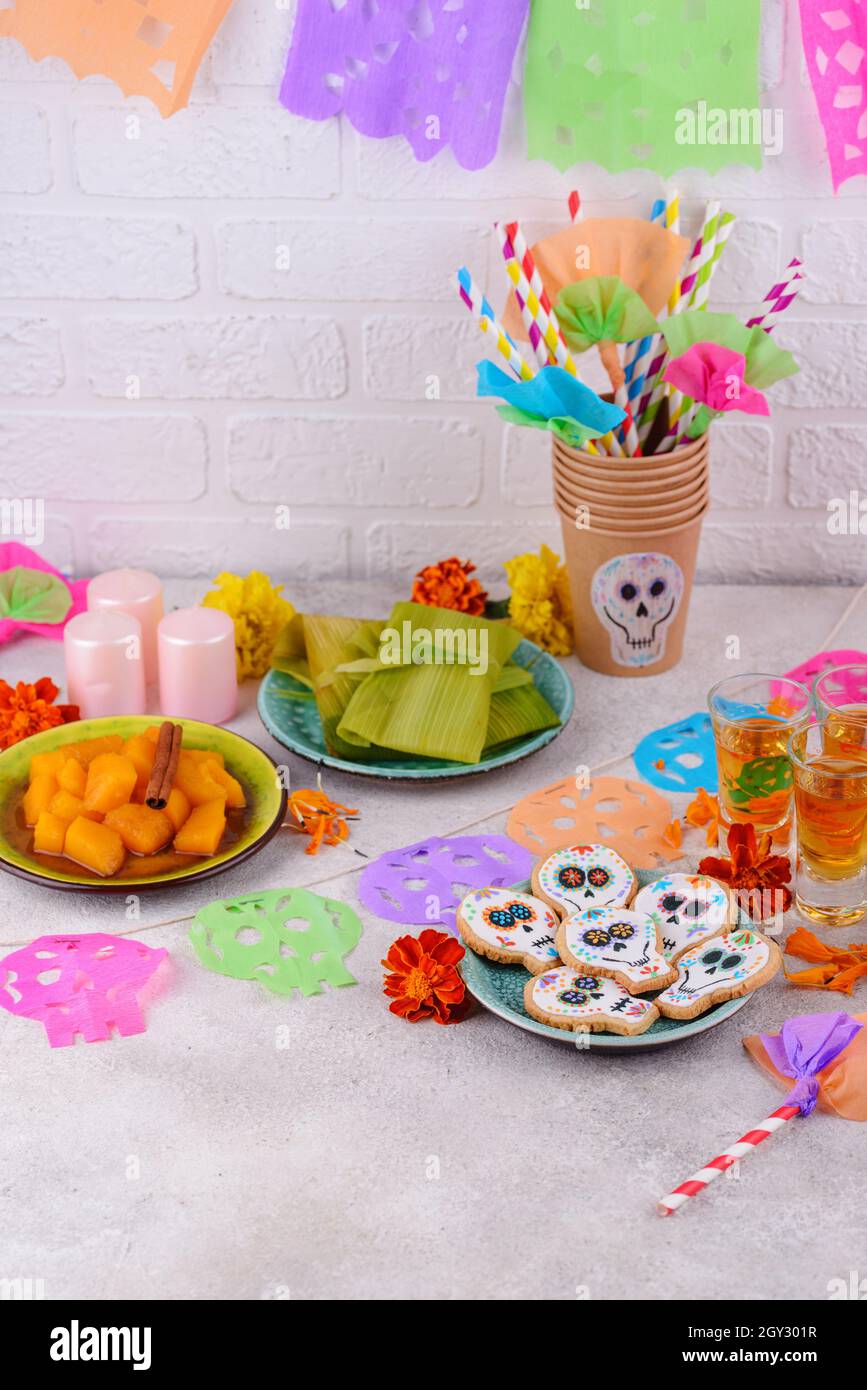 Traditional Day of the dead food Stock Photo - Alamy