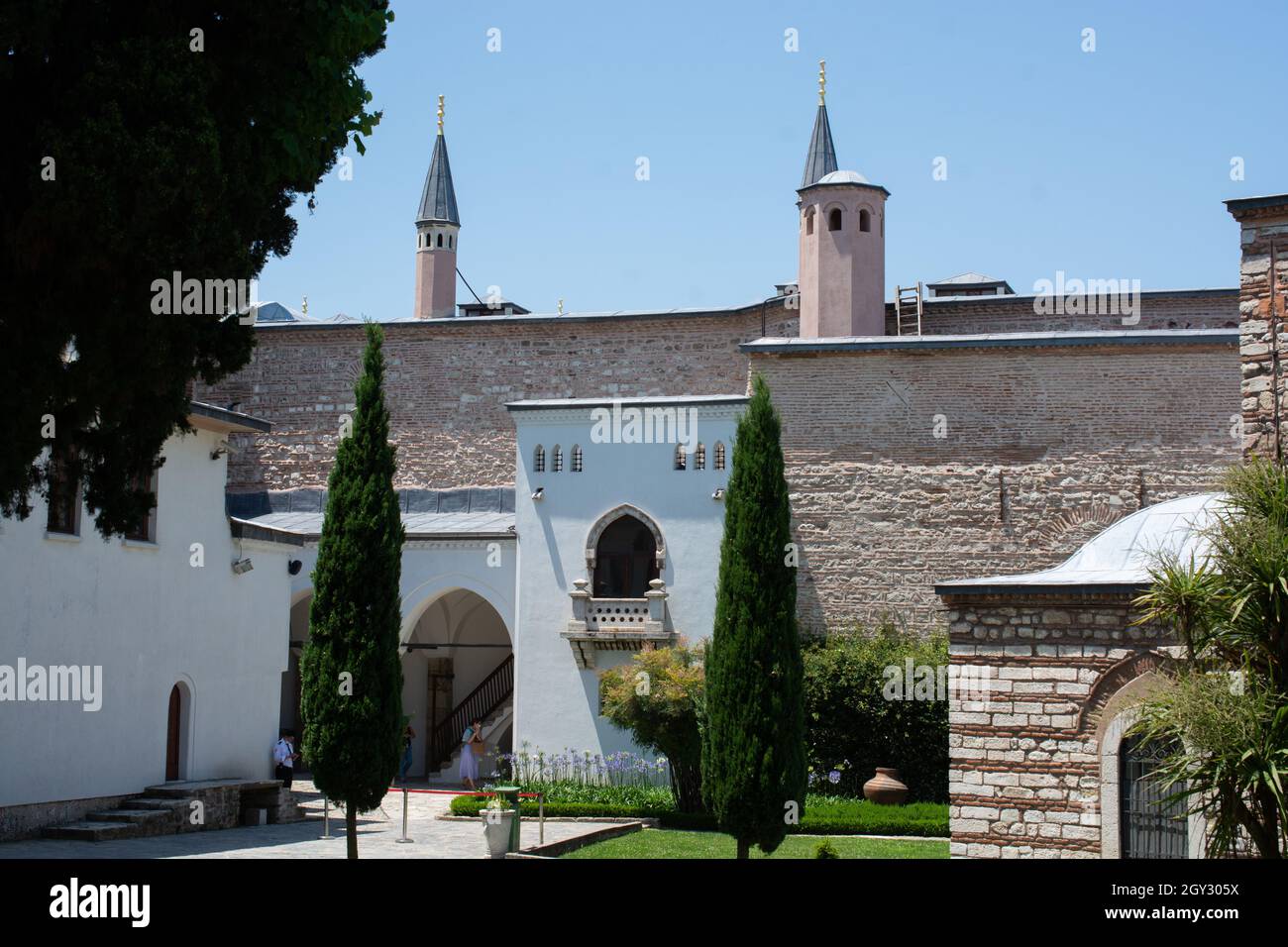 Courtyard in topkapi palace hi-res stock photography and images - Alamy