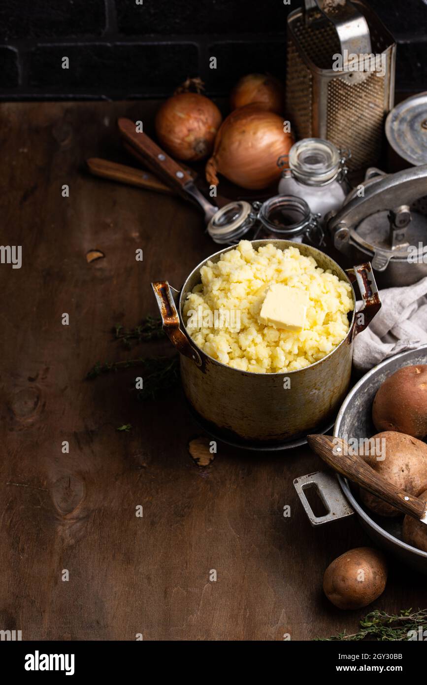 Mashed potato in old vintage pot Stock Photo - Alamy