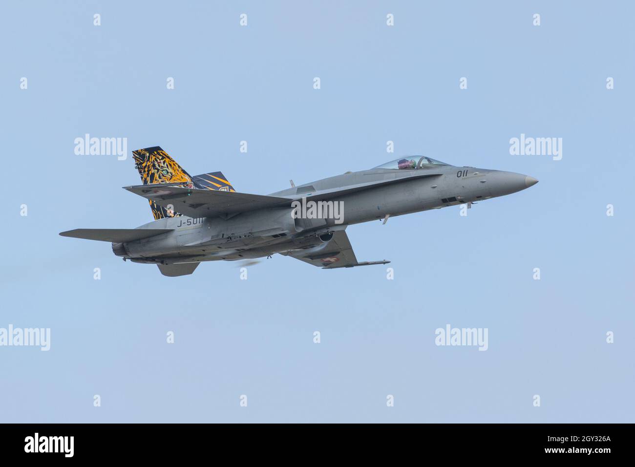 Mcdonnell douglas f18 hi-res stock photography and images - Alamy