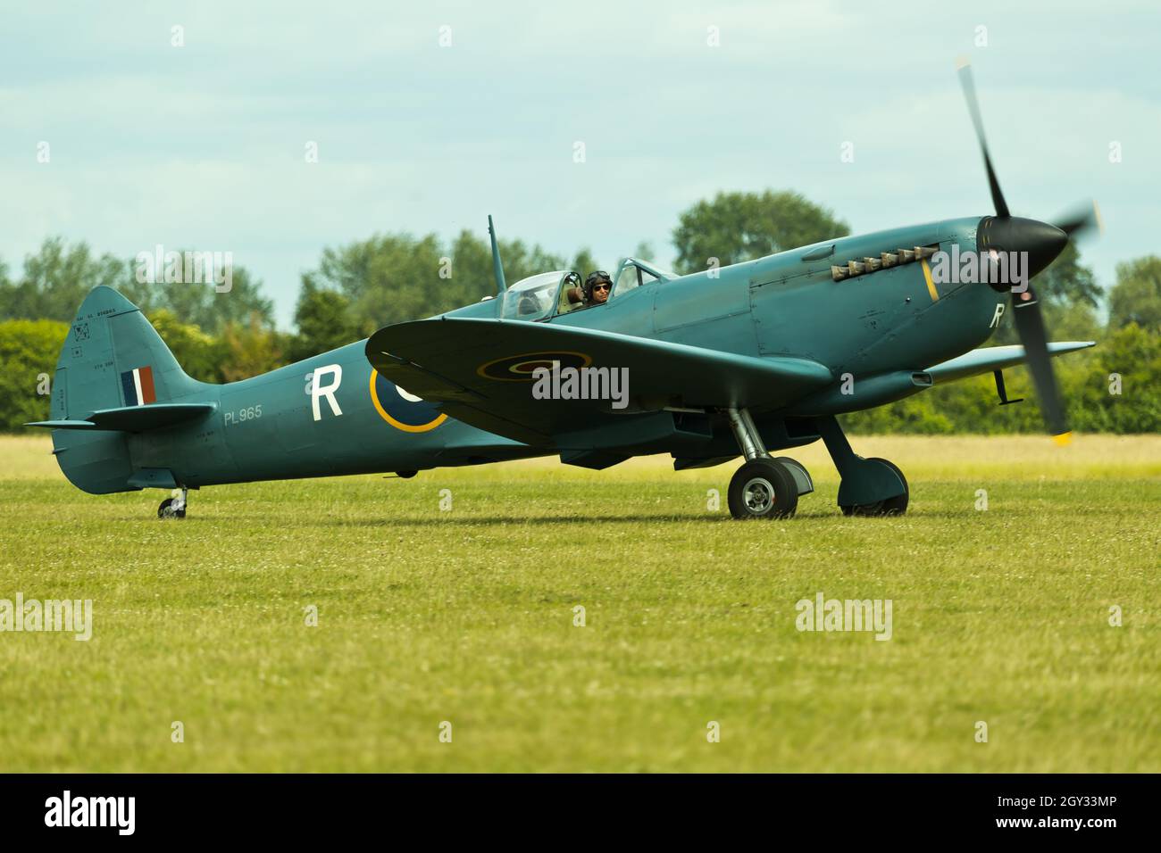 Spitfire reconnaissance flying hi-res stock photography and images - Alamy