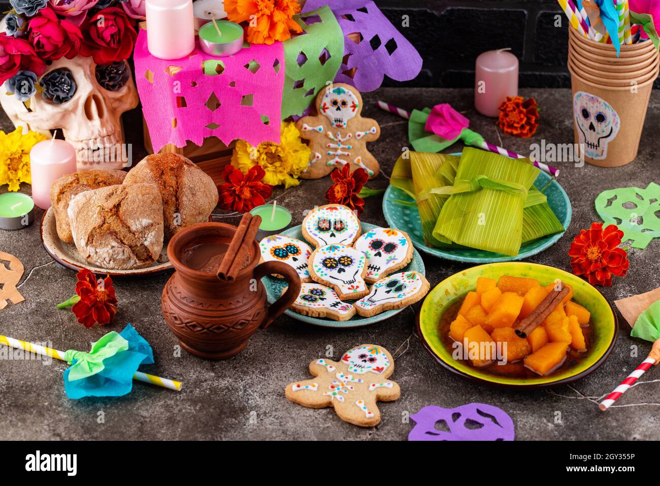 Traditional Day of the dead food Stock Photo - Alamy