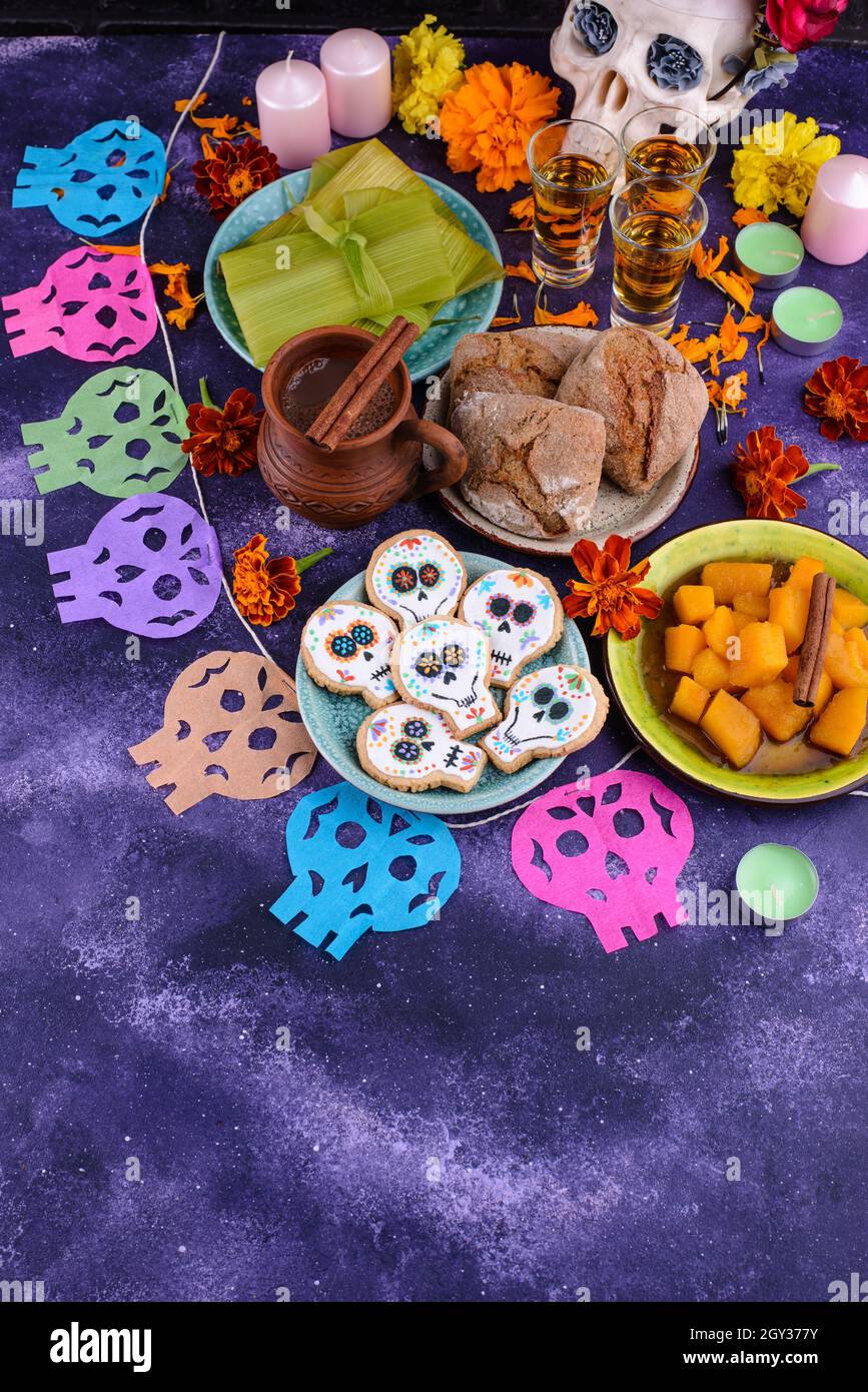Traditional Day of the dead food Stock Photo - Alamy