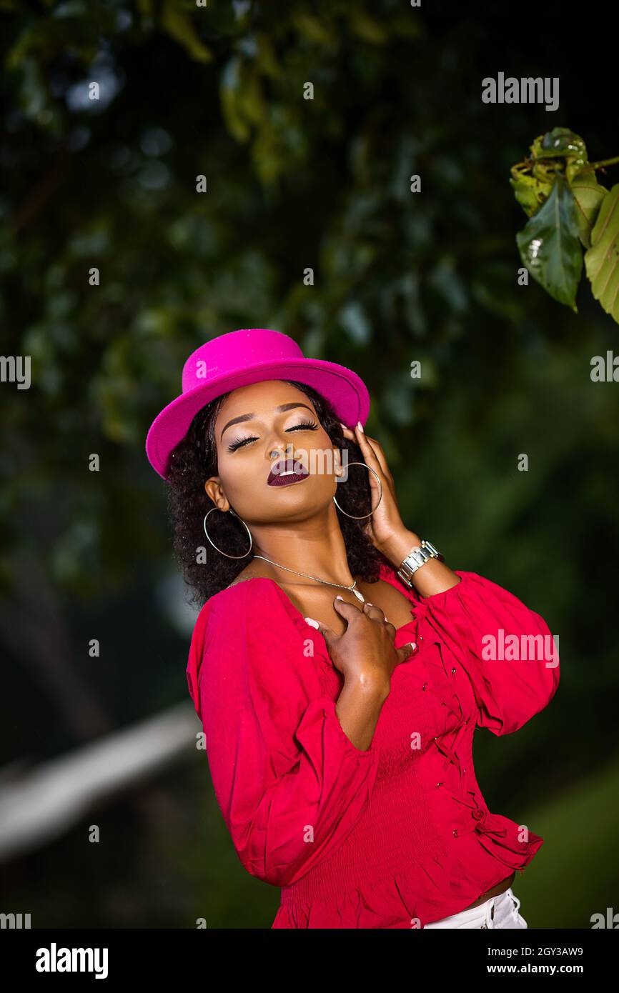 Portraits Images of the young Kenyan Lady Stock Photo - Alamy