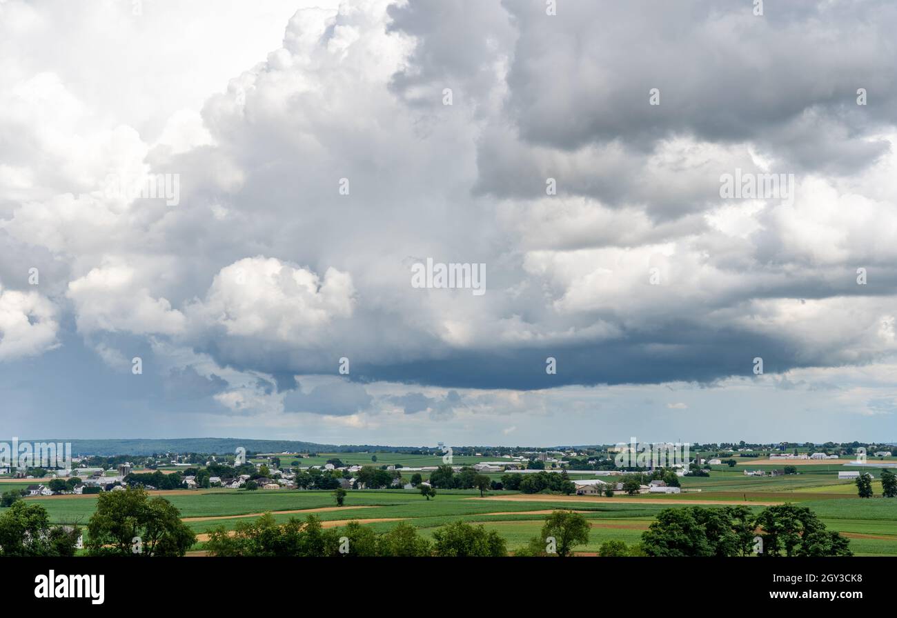 Beauty of the summer in the Rolling Farmland of Southern Lancaster ...