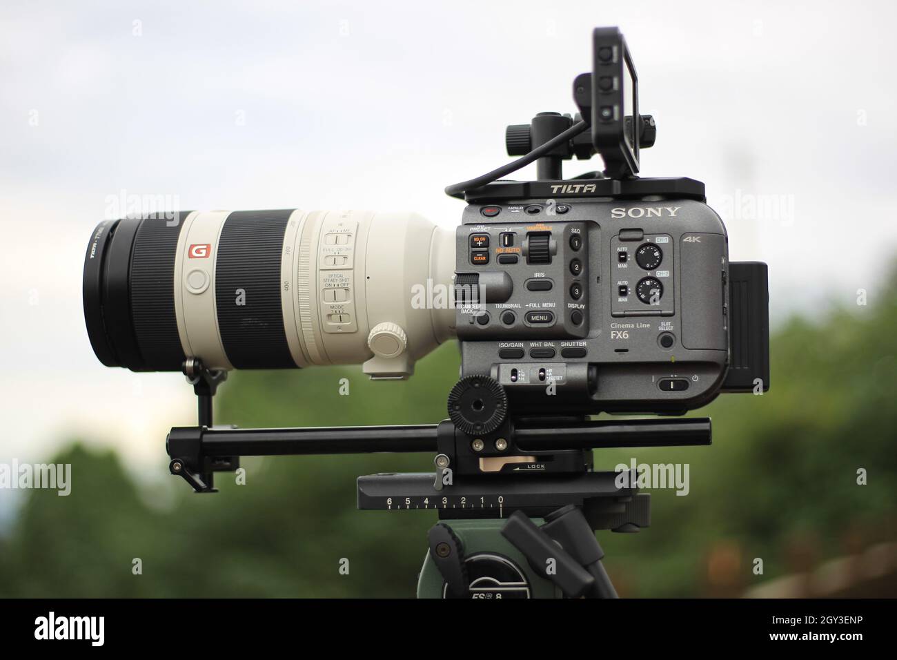 High quality microphone hi-res stock photography and images - Alamy