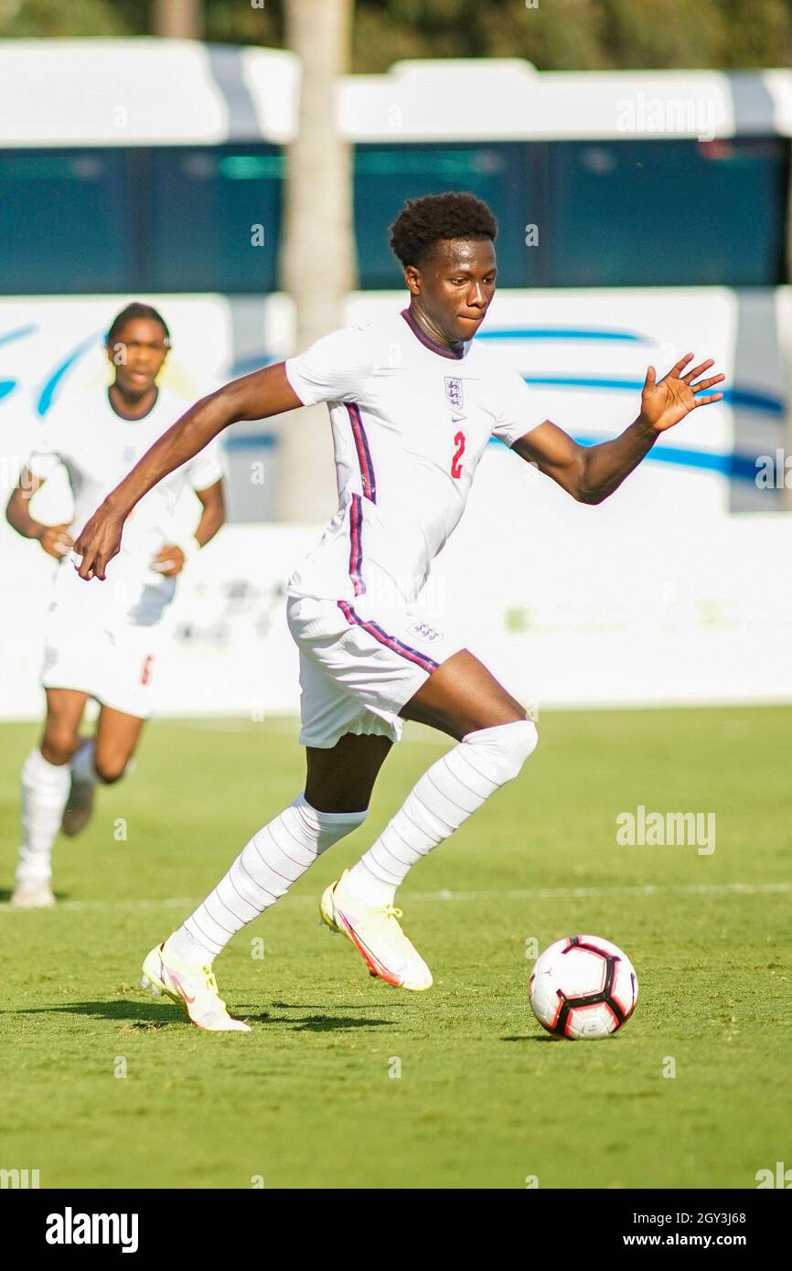 Daniel Oyegoke of England in action during France vs England U19 ...