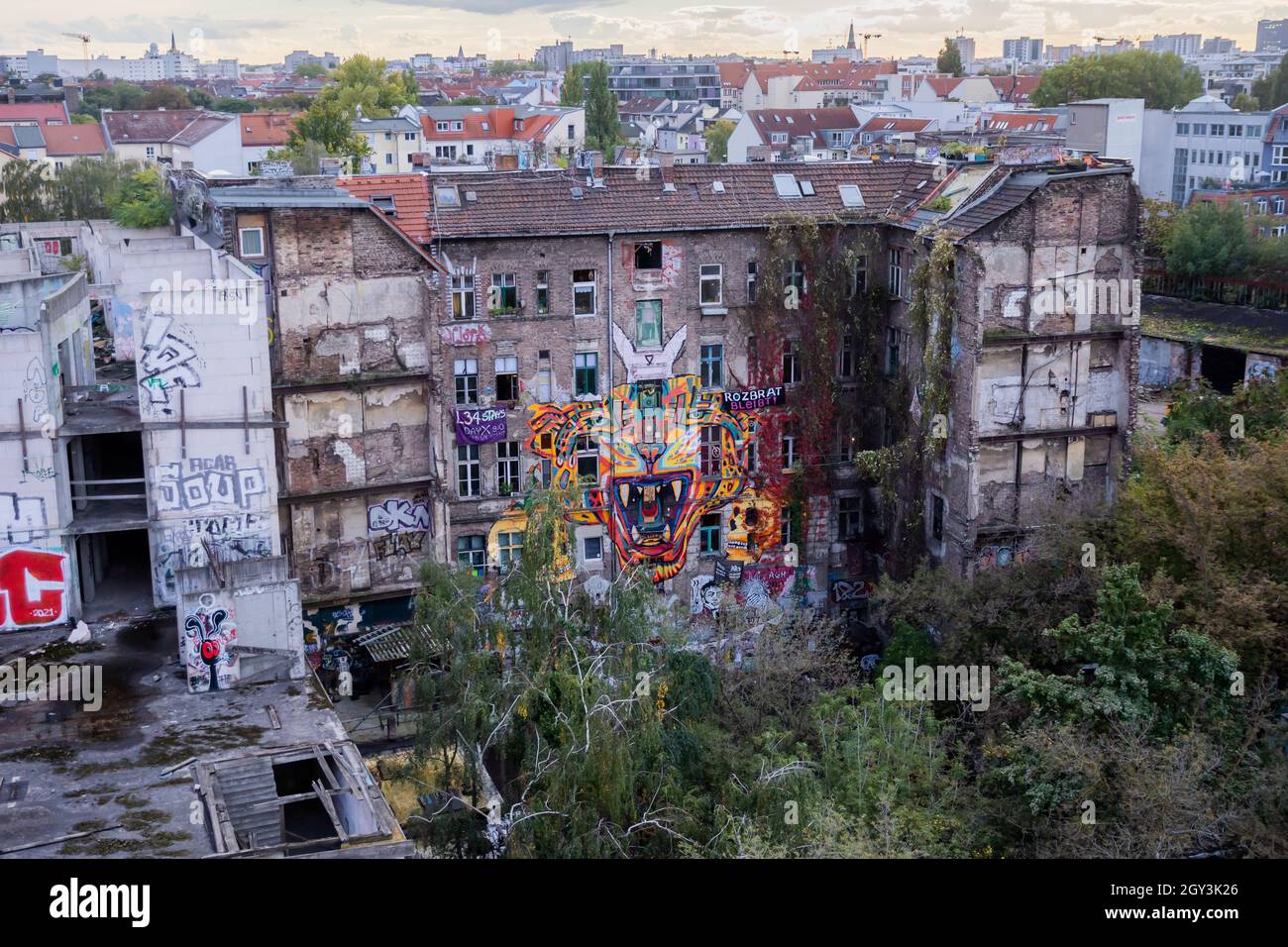 Autonomous housing project wagenplatz hi-res stock photography and ...