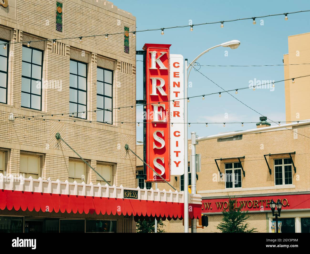 Kress building hi-res stock photography and images - Alamy
