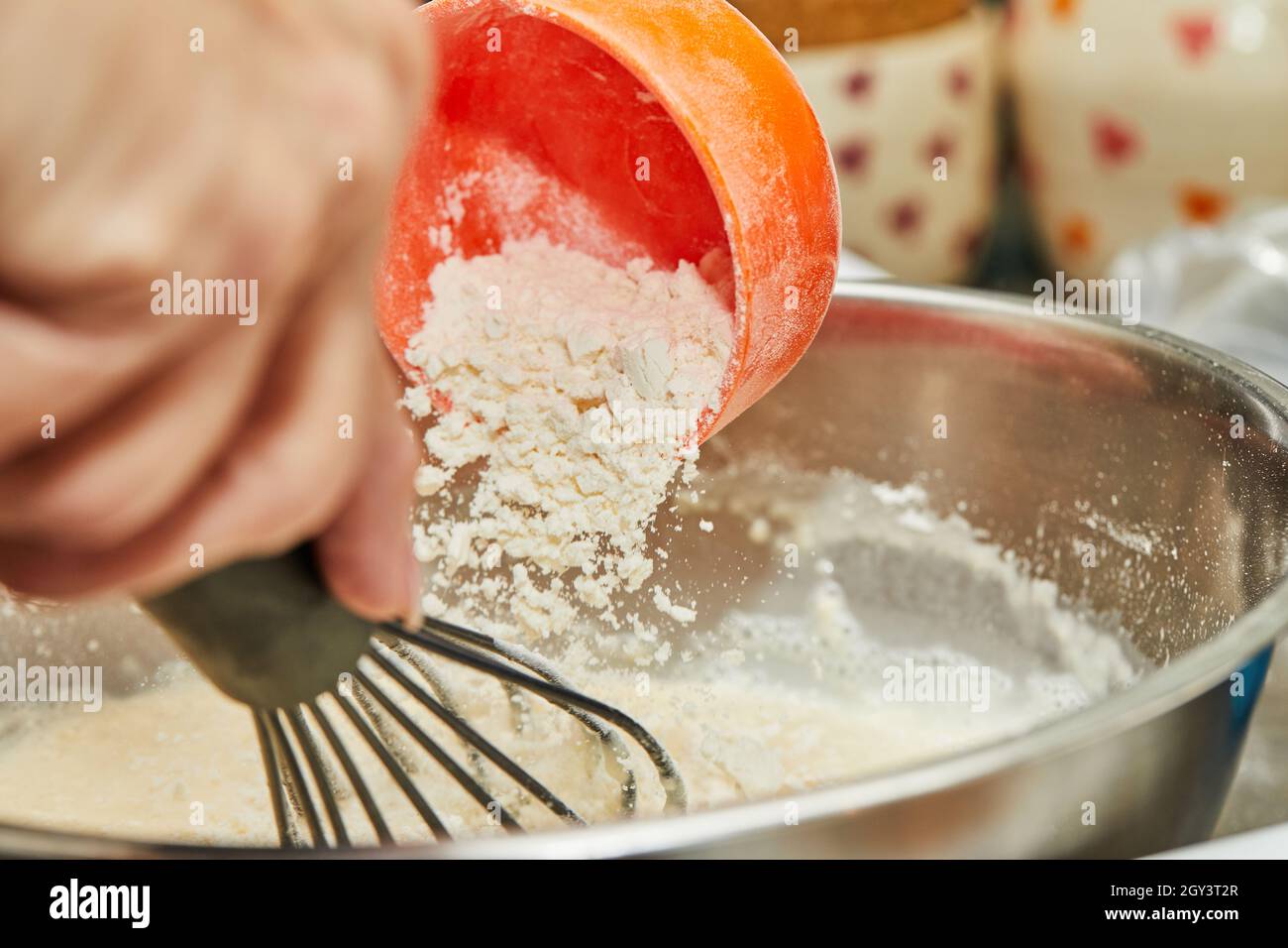 Add milk to flour hi-res stock photography and images - Alamy