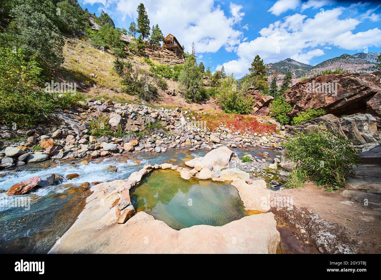 Mountains forest overlooking water hi-res stock photography and images ...