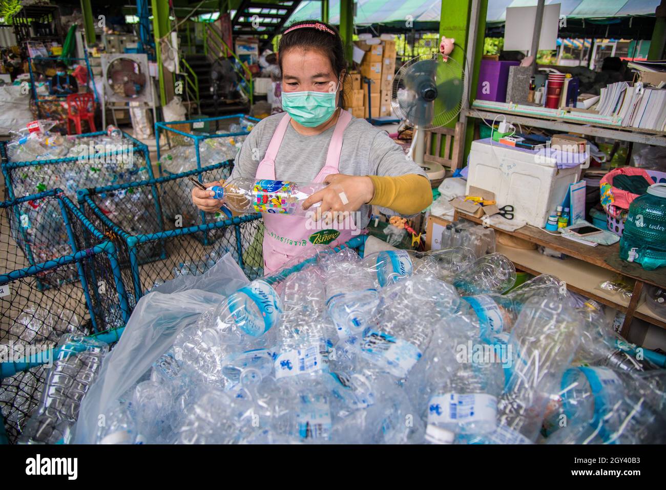Chak daeng hi-res stock photography and images - Alamy