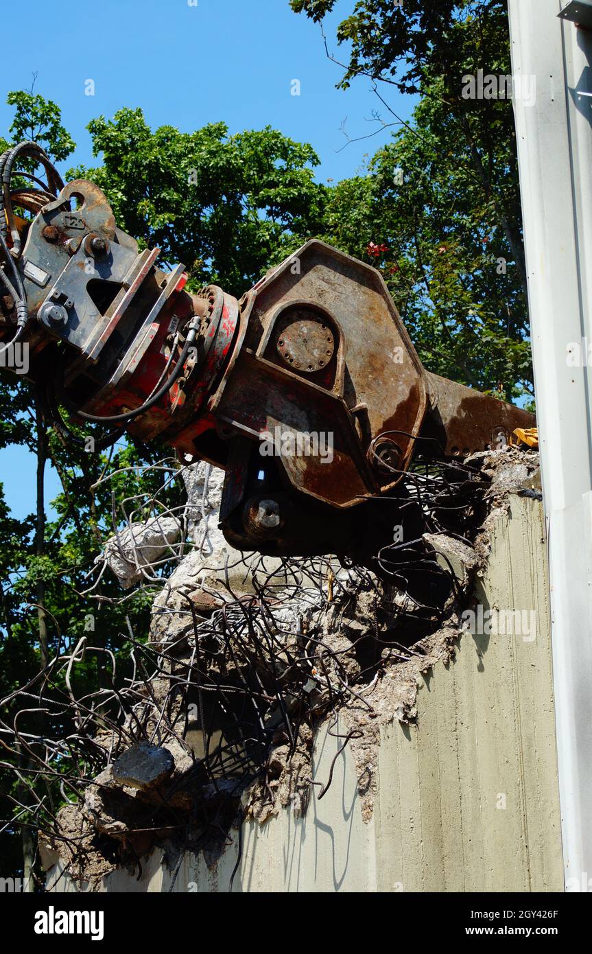 Demolition site of pedestrian footbridge hi-res stock photography and ...