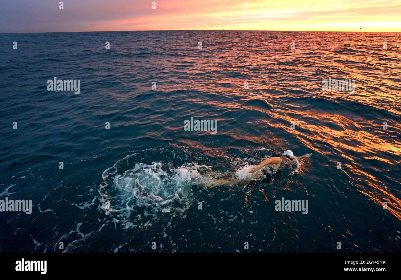 Australian endurance swimmer Chloe McCardel approaches France at ...