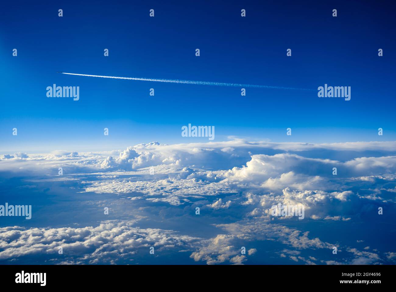 Airplane movement hi-res stock photography and images - Alamy