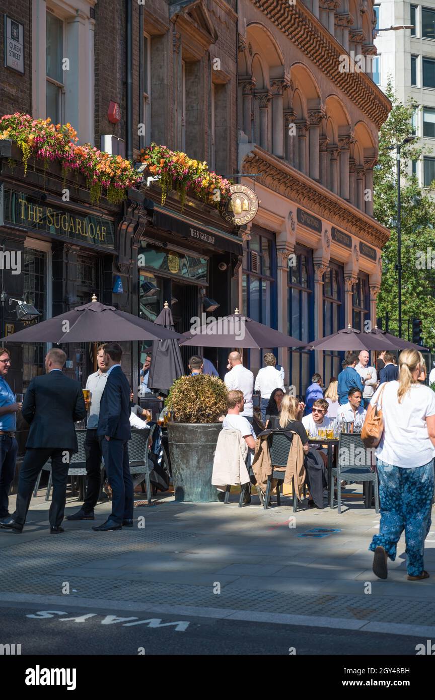 London workers 2021 hi-res stock photography and images - Alamy
