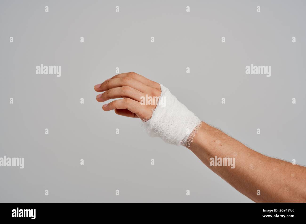 bandaged hand close-up injury medicine hospital Stock Photo - Alamy