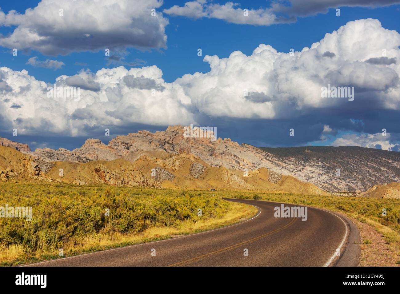 Road in the prairie country. Deserted natural travel background Stock ...