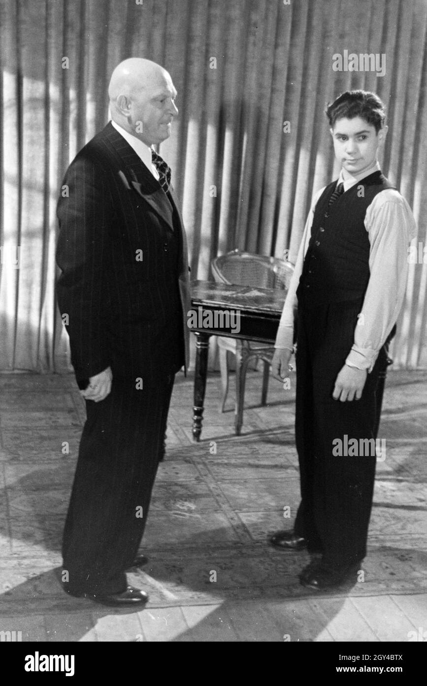 Schauspieler bei Probeaufnahmen für den Film Familienanschluss von Carl ...