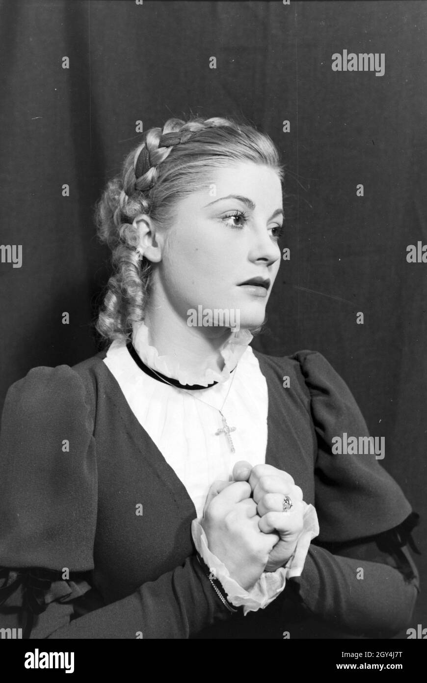 Die deutsche Schauspielerin Gisela Uhlen in ihrer Rolle als Luise in ...