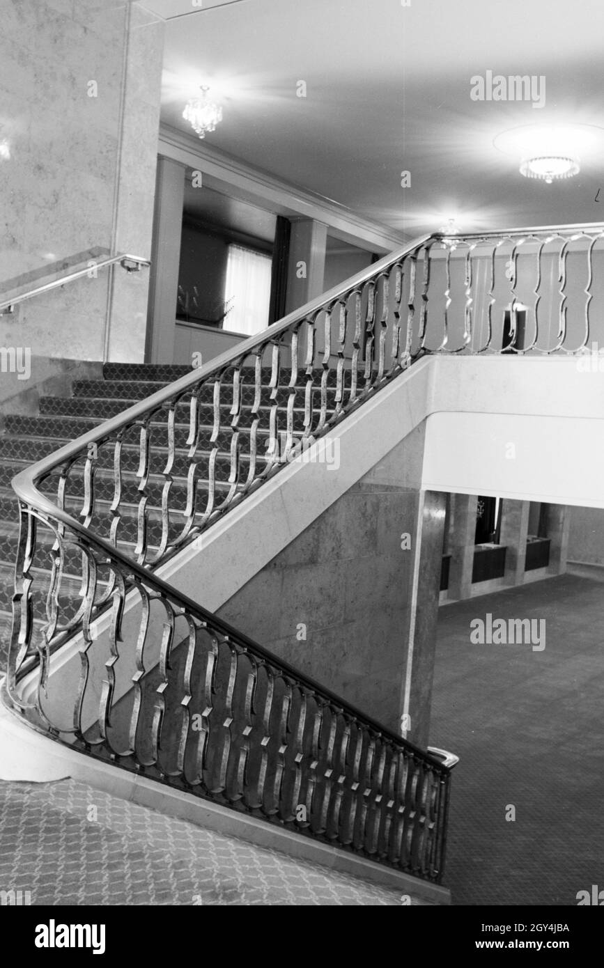 Die Innenräume des Schiller-Theaters, das durch den Architekten Paul ...