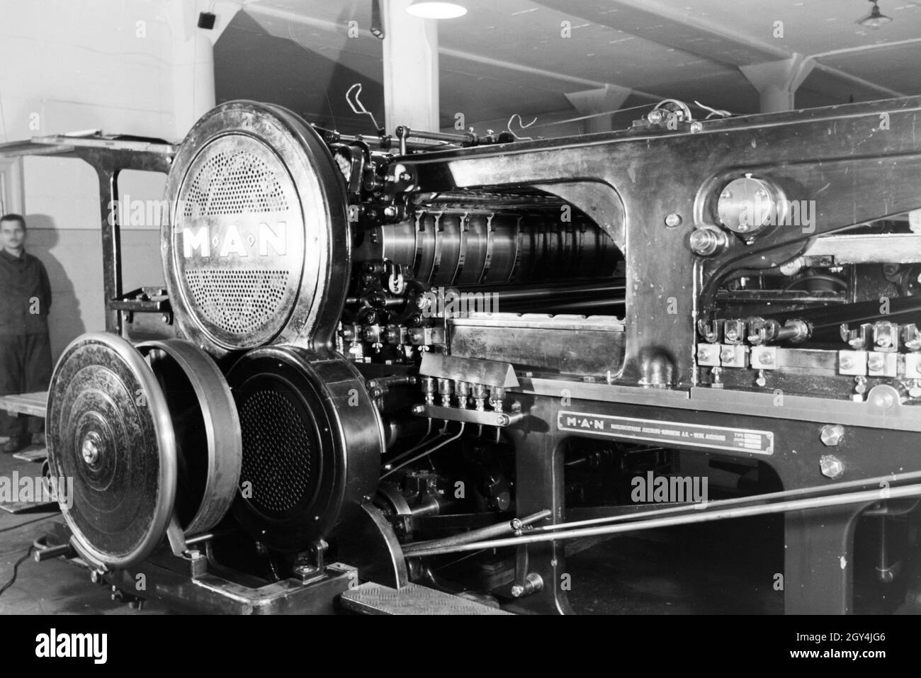 Eine Rotationsdruckmaschine in den Werken des Maschinenbaukonzerns MAN ...