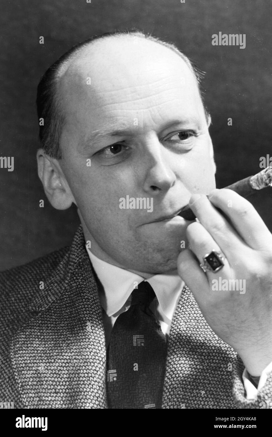 Zigarren mann hi-res stock photography and images - Alamy