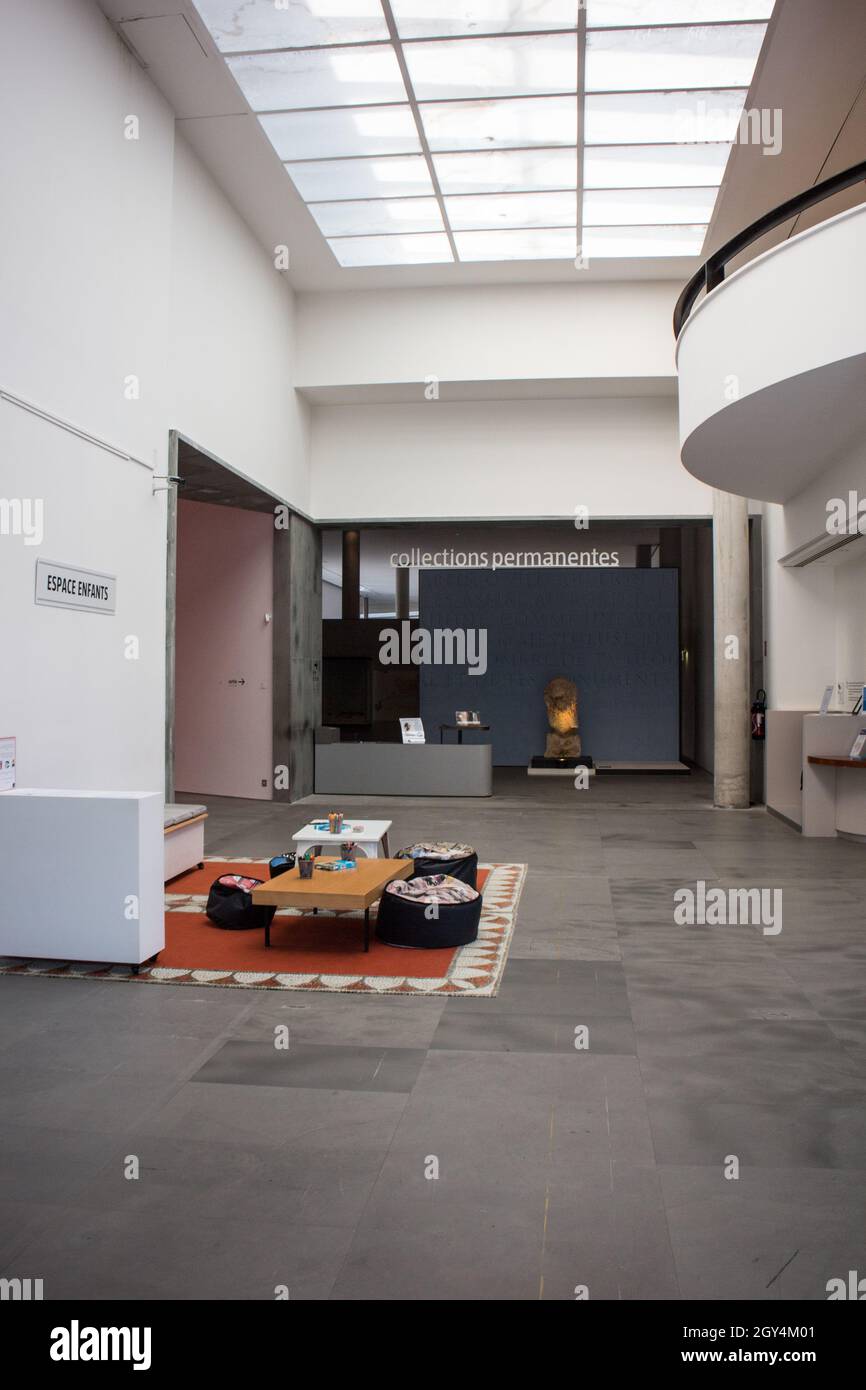 Arles : Museum Arles Antique / entrance Stock Photo - Alamy