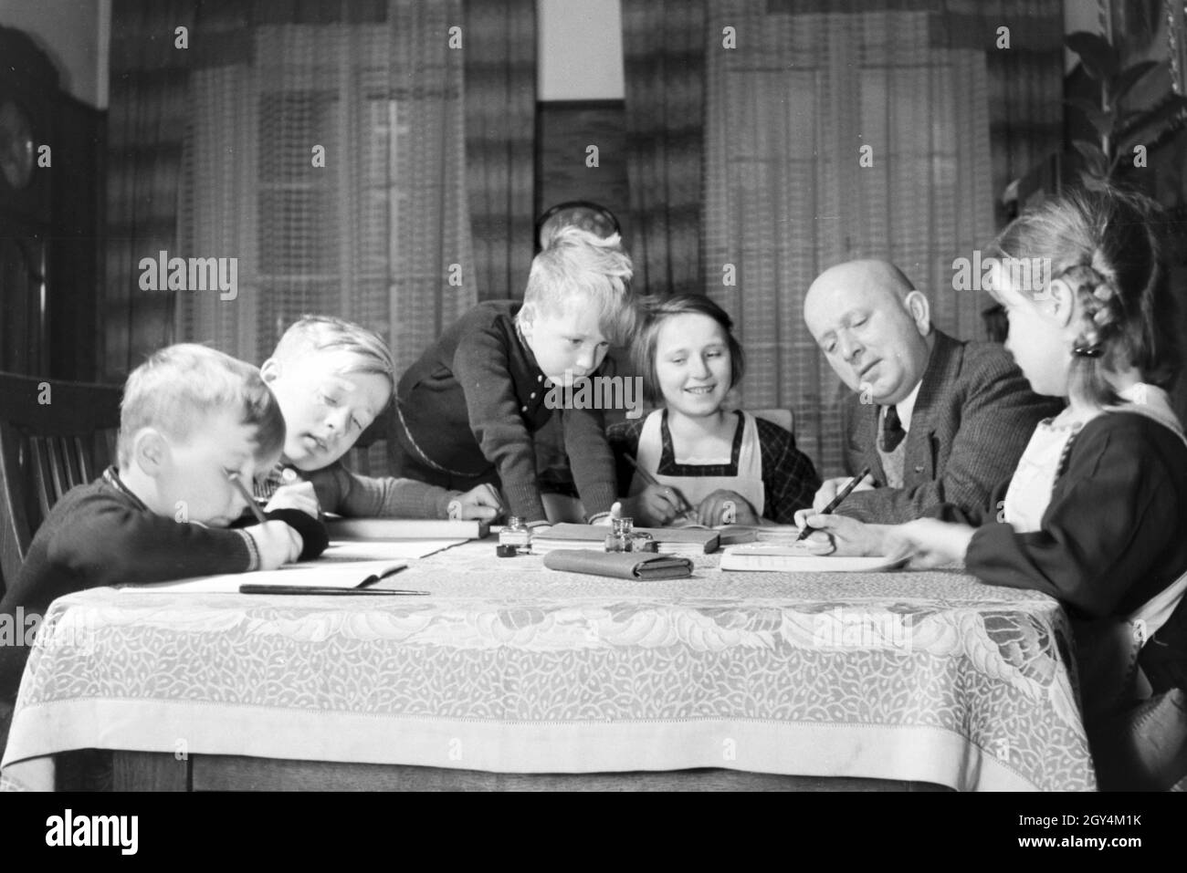 Adolf hitler children 1938 hi-res stock photography and images - Alamy