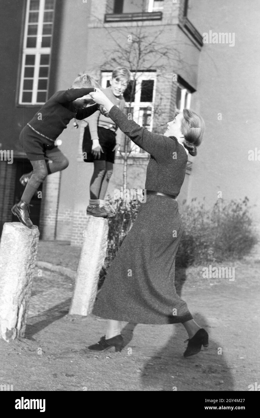 Adolf hitler children 1938 hi-res stock photography and images - Alamy