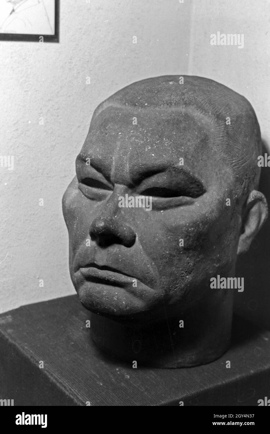Skulptur, die den Kopf des deutschen Schauspielers Paul Wegener ...