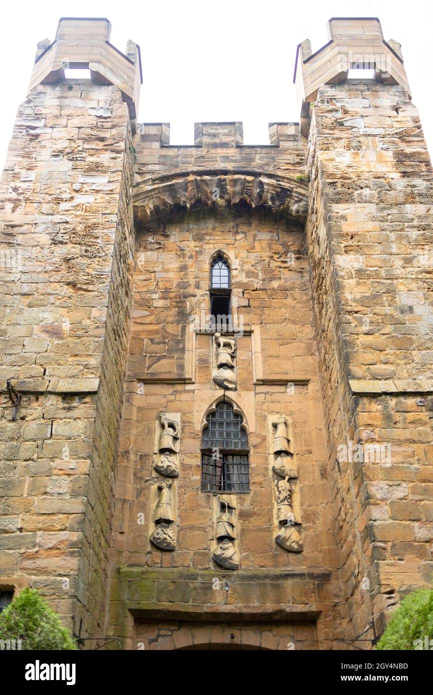 Lumley castle hi-res stock photography and images - Alamy