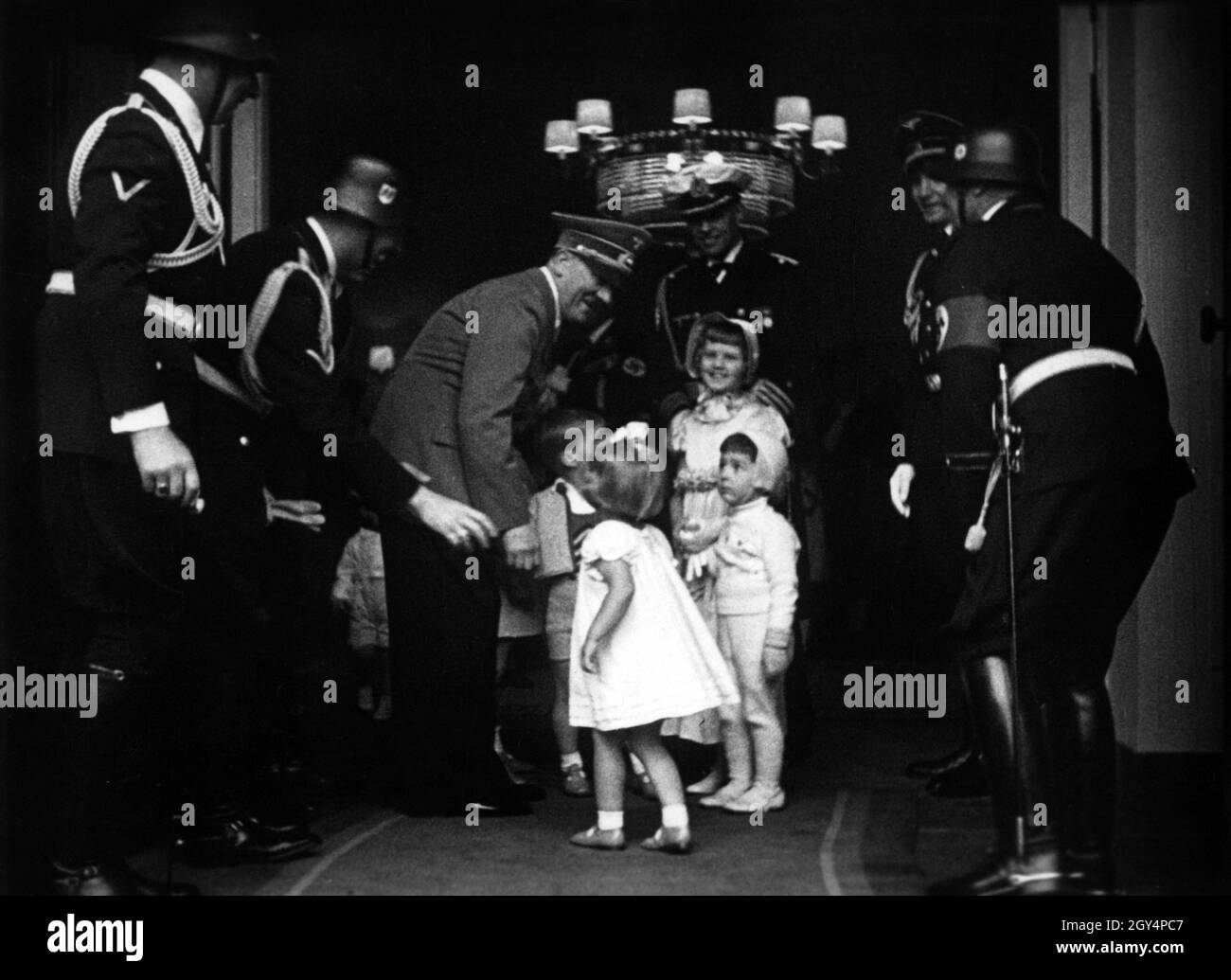 Adolf hitler helga goebbels 1935 hi-res stock photography and images ...