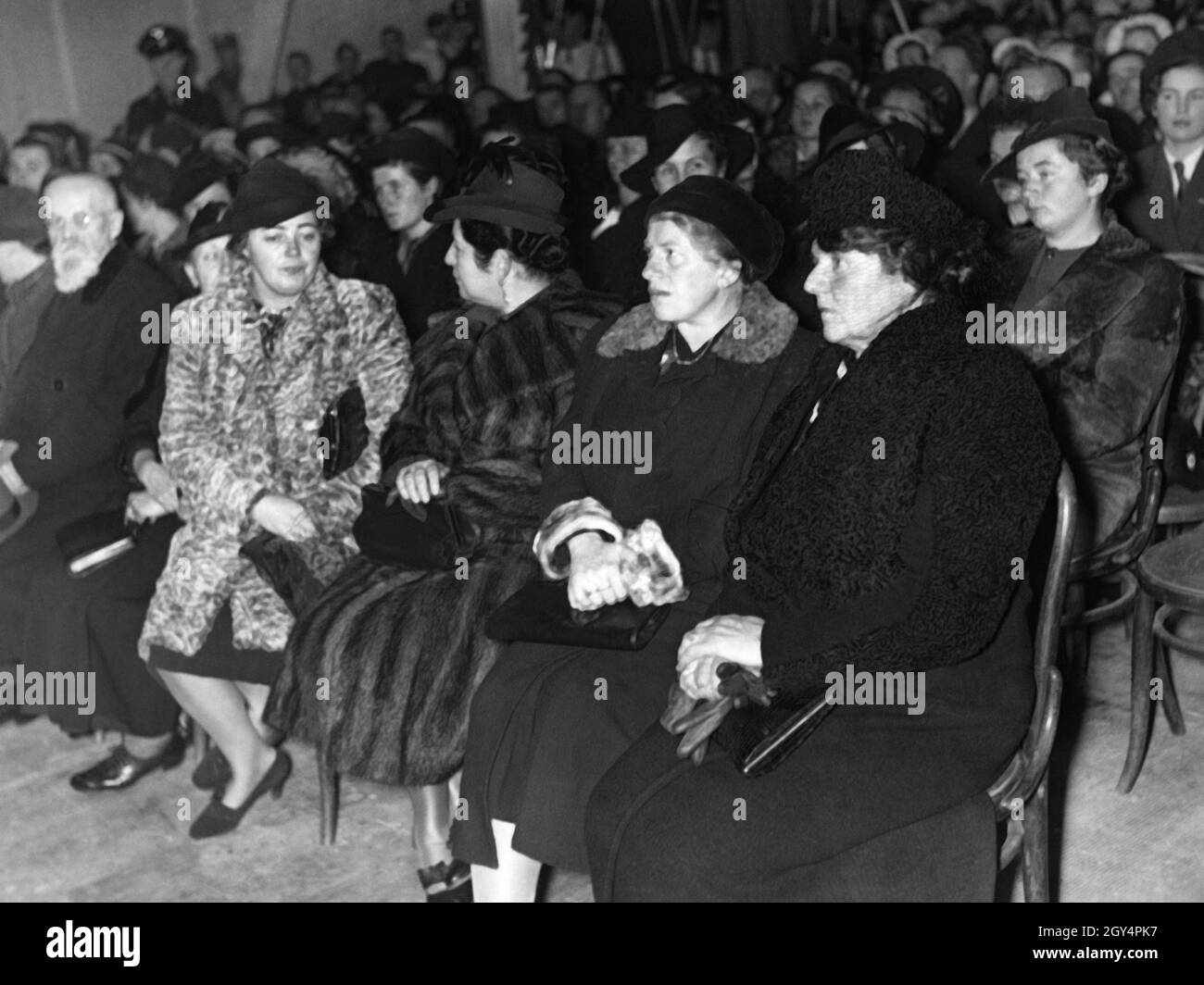 Hitlers wife hi-res stock photography and images - Alamy