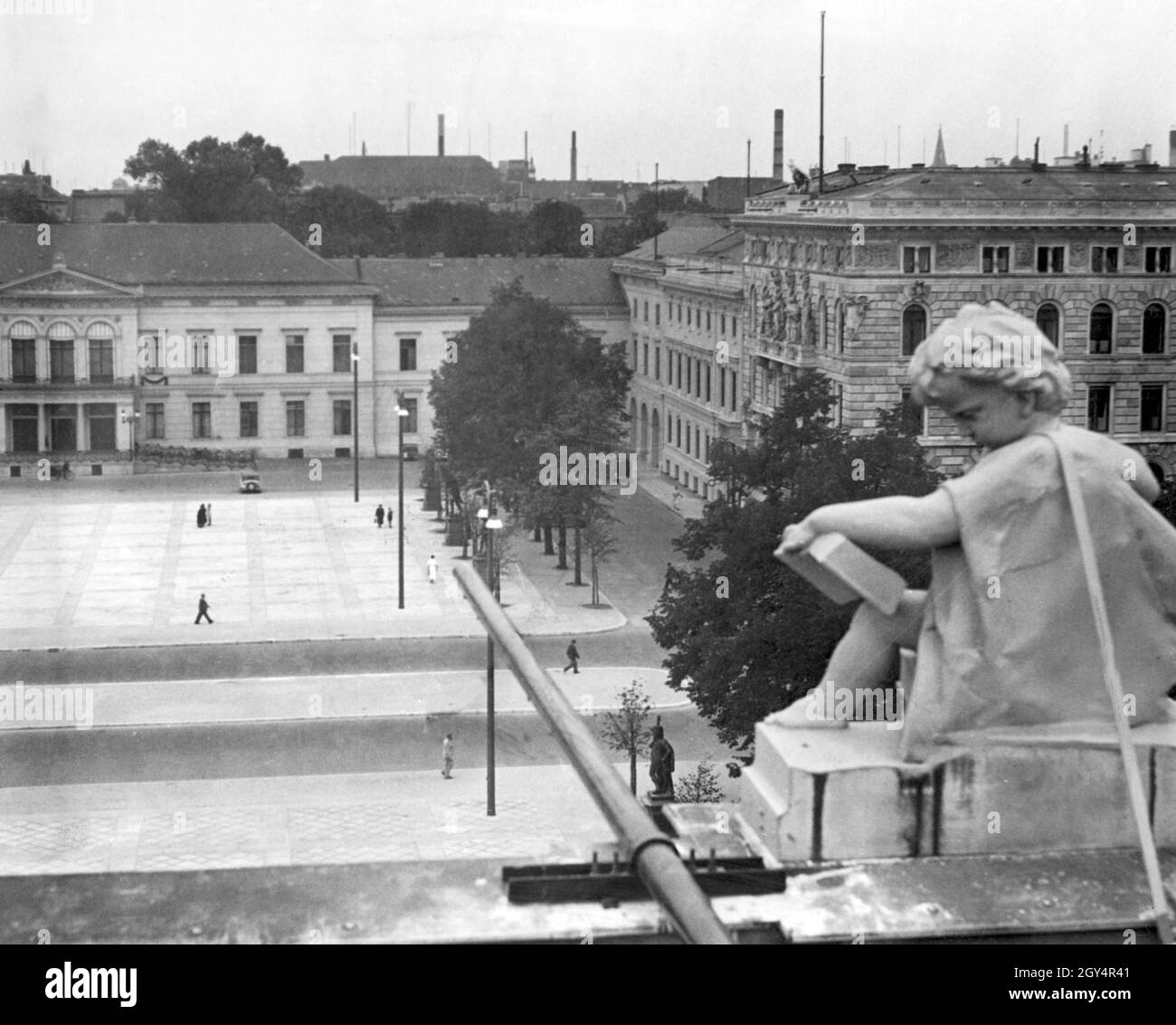 The picture shows Wilhelmplatz in Berlin-Mitte in 1937, which was ...