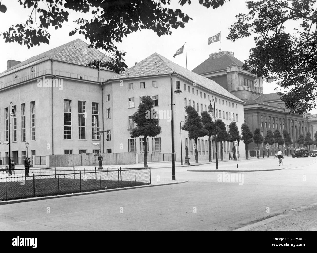 German opera house hi-res stock photography and images - Alamy