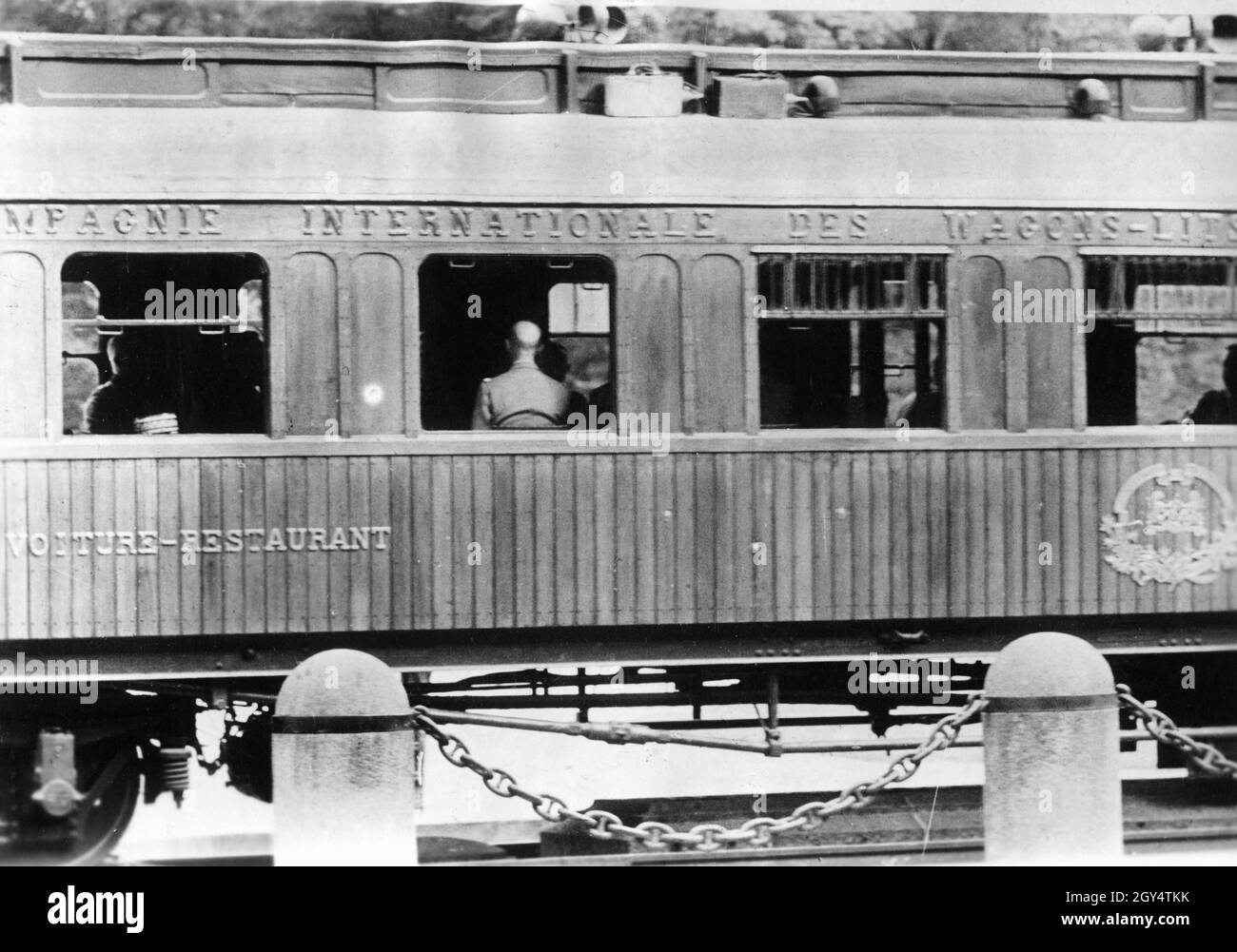 Signing of the armistice in the historic railway carriage on the round ...