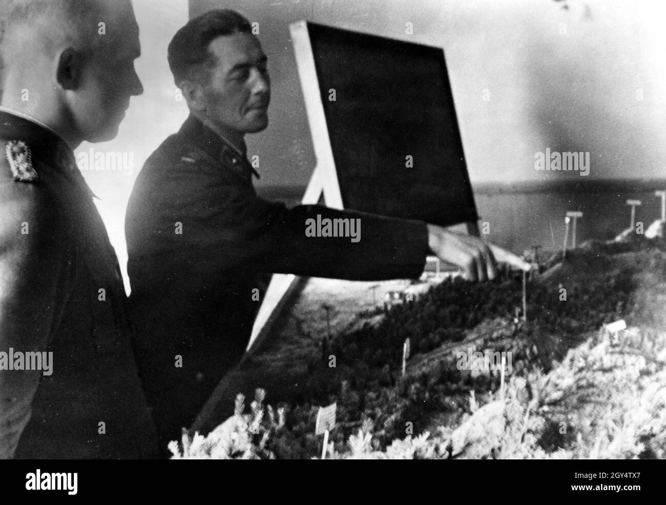 Border guards on the demarcation line between northern and southern ...