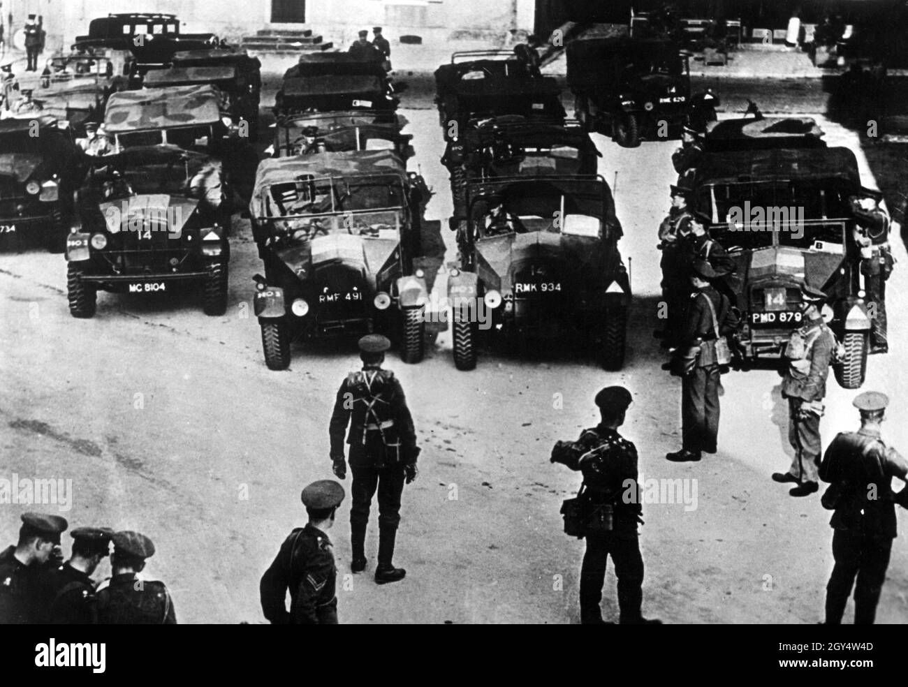 British lorry convoy in France. [automated translation] Stock Photo - Alamy