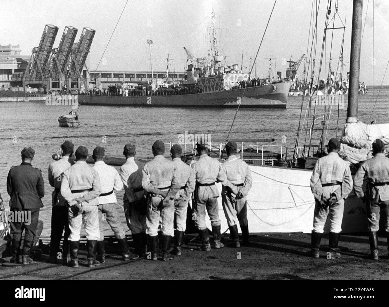 German troops prepare on the French Channel coast in late summer 1940 ...